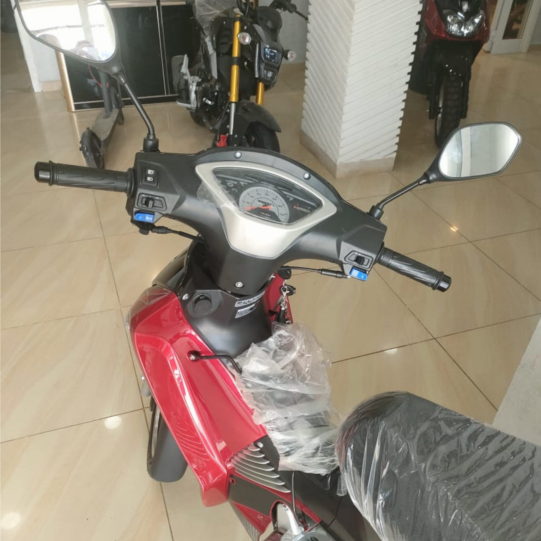 Scooter DAYUN 125 CC DY125T – Puissance, Style et Fiabilité pour Vos Déplacements Quotidiens
